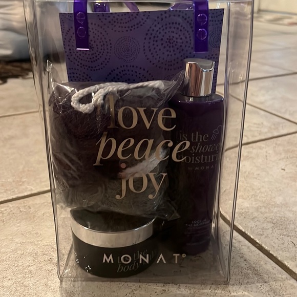 MONAT GLOBAL | Bath & Body | Monat Shower Set | Poshmark